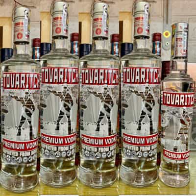 Tovaritch Premium Vodka cao cấp của Nga chỉ 31% độ cồn